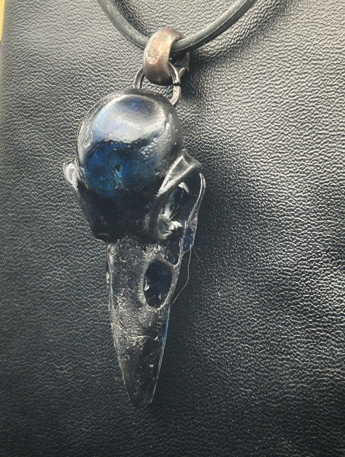 Raven Skull Figurine - IMGBAT